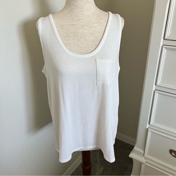 Time and Tru | Tops | White Knit Pocket Tank | Poshmark